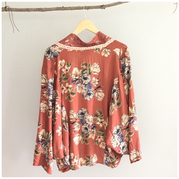 Angie | Tops | Boho Floral Print Batwing Sleeve Kimono | Poshmark